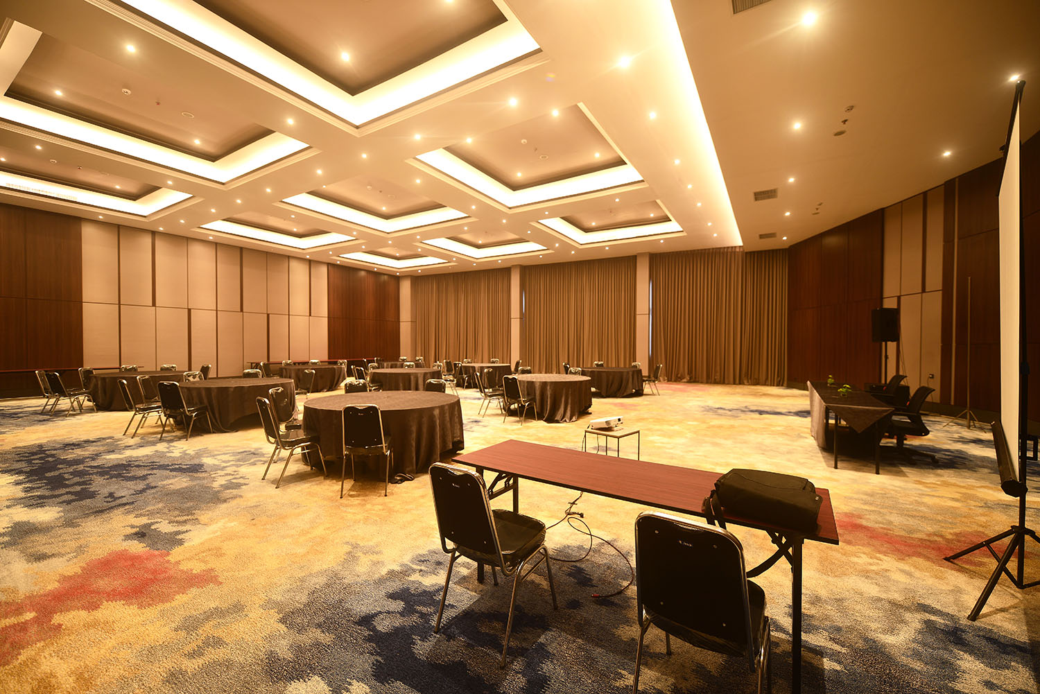Meetings and Events - Rogers Hotel Manado, Manado | Official Site