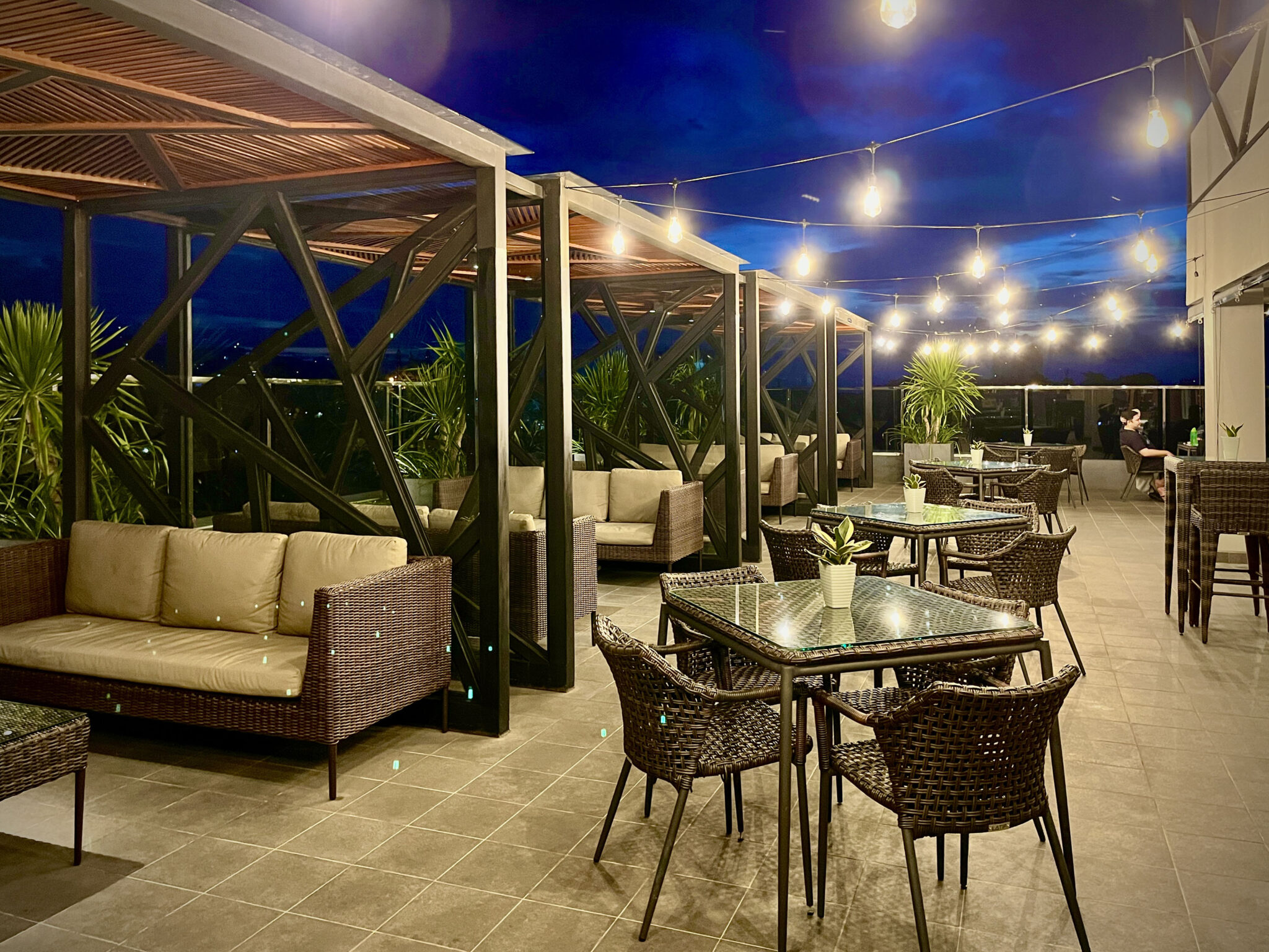 Rogers Hotel Manado, Manado | Official Site - Luxurious Comfort in ...