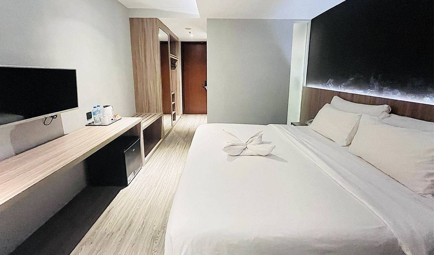 Superior Room - Rogers Hotel Manado, Manado | Official Site